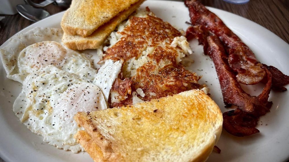 SANDY’S DRIVE IN - Updated October 2025 - 26 Photos & 39 Reviews - 1045 ...