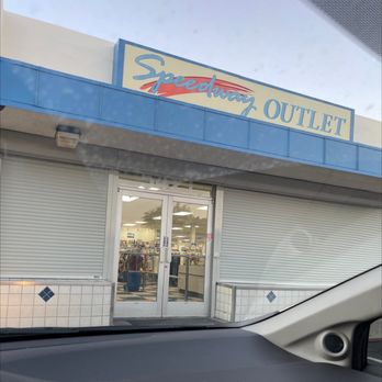 SPEEDWAY OUTLET - 11 Photos & 73 Reviews - 5421 E Speedway Blvd, Tucson ...