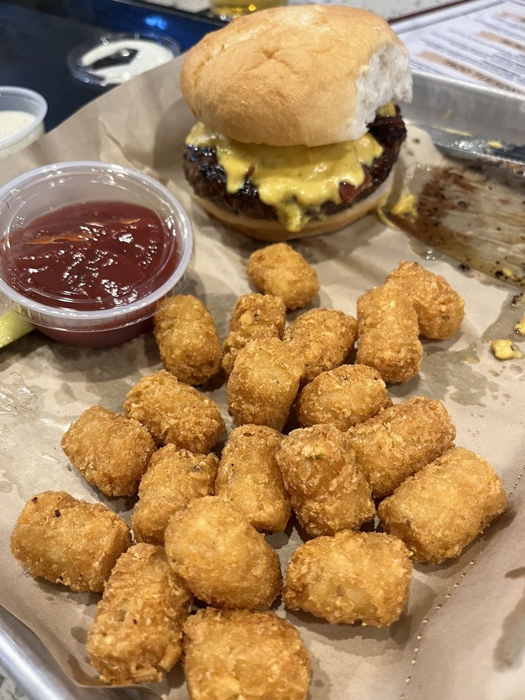 BEECHWOOD INN’S HARDWOOD GRILLE - Updated September 2025 - 13 Photos ...