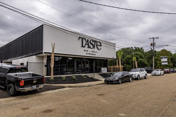 TASTE BAR AND GRILL - Updated October 2025 - 14 Photos - 350 N Mart Plz ...
