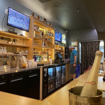 SINGLE FIN THAI SUSHI - NAGS HEAD - Updated June 2024 - 542 Photos ...