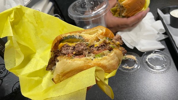 PRETTY GOOD BURGER - 81 Photos & 94 Reviews - 439 W Main St, Merced ...