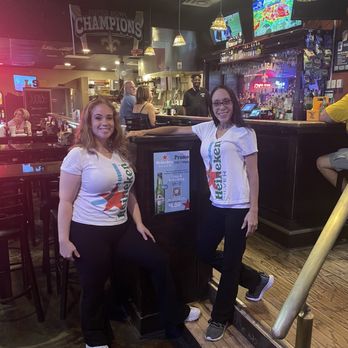 KNUCKLEHEADS SPORTS BAR & EATERY - Updated December 2025 - 36 Photos ...