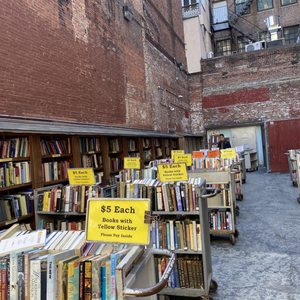 BRATTLE BOOK SHOP - 188 Photos & 153 Reviews - 9 West St, Boston, MA - Yelp
