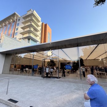 APPLE DOMAIN NORTHSIDE - Updated January 2026 - 142 Photos & 553 ...