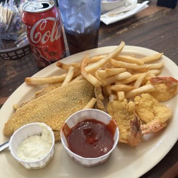 CAPTAIN TOM’S SEAFOOD & OYSTER BAR - Updated February 2026 - 674 Photos ...