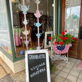 LAURA’S TEA ROOM - Updated December 2025 - 161 Photos & 58 Reviews ...