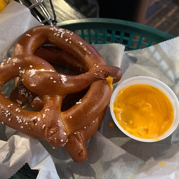 ROCHESTER INN & HARDWOOD GRILLE - Updated July 2024 - 81 Photos & 121 ...