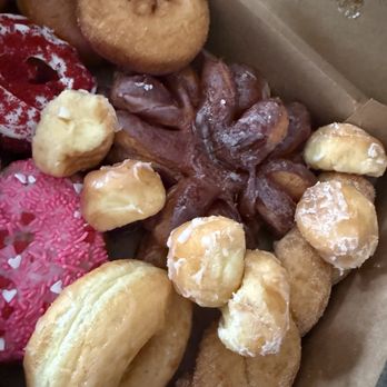 SARAH DONUTS - Updated August 2025 - 29 Photos - 575 W Pike St ...