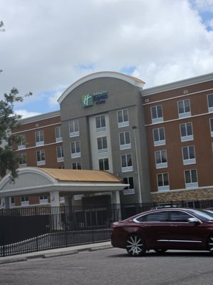 HOLIDAY INN EXPRESS & SUITES LARGO-CLEARWATER - Updated August 2025 ...