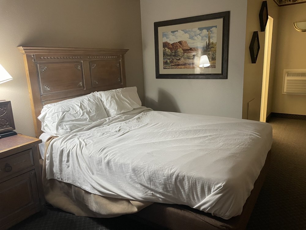 RODE INN - Updated August 2024 - 19 Photos & 19 Reviews - 242 E Main St ...