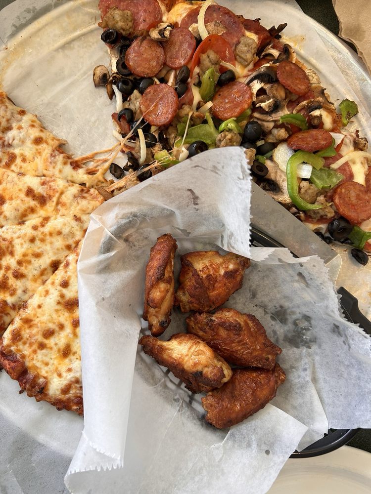 ROUND TABLE PIZZA - Updated July 2025 - 29 Photos & 58 Reviews - 1908 ...