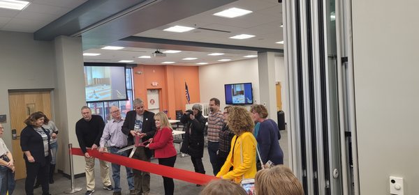 WAUKESHA PUBLIC LIBRARY - Updated November 2025 - 68 Photos - 321 ...