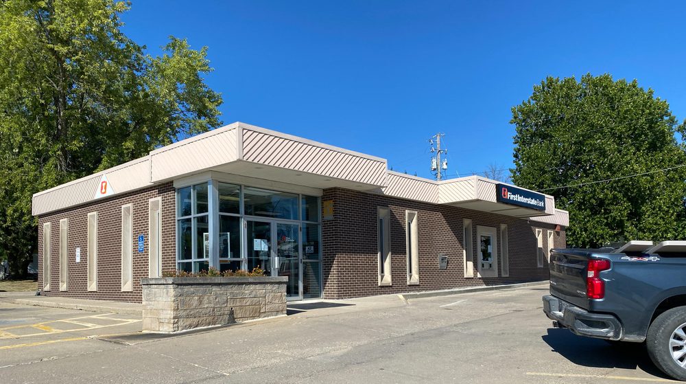 FIRST INTERSTATE BANK - Updated July 2024 - 309 E Jefferson St, Corydon ...