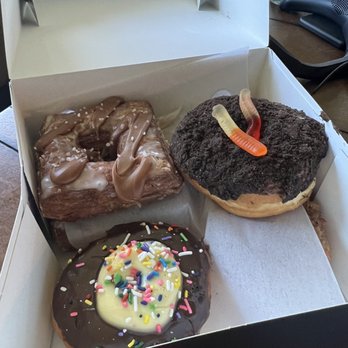 LEGENDARY DOUGHNUTS - Updated June 2024 - 100 Photos & 93 Reviews ...
