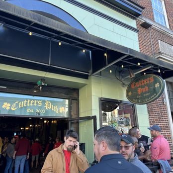 CUTTERS PUB - Updated December 2025 - 37 Photos & 28 Reviews - 120 E ...