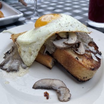 PETER TROUT’S TAVERN AND INN - Updated June 2025 - 134 Photos & 161 ...