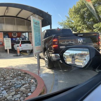 GO CAR WASH - 281 NORTH - Updated November 2025 - 24 Photos & 28 ...