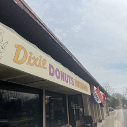 DIXIE DONUTS - Updated May 2025 - 57 Photos & 105 Reviews - 275 W Town ...