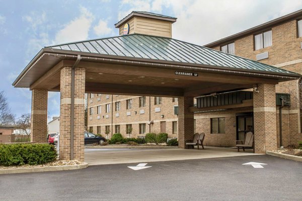 COMFORT INN - Updated August 2024 - 29 Photos & 10 Reviews - 1102 Glen ...