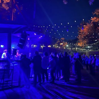 SCOOT INN - Updated December 2025 - 160 Photos & 182 Reviews - 1308 E ...