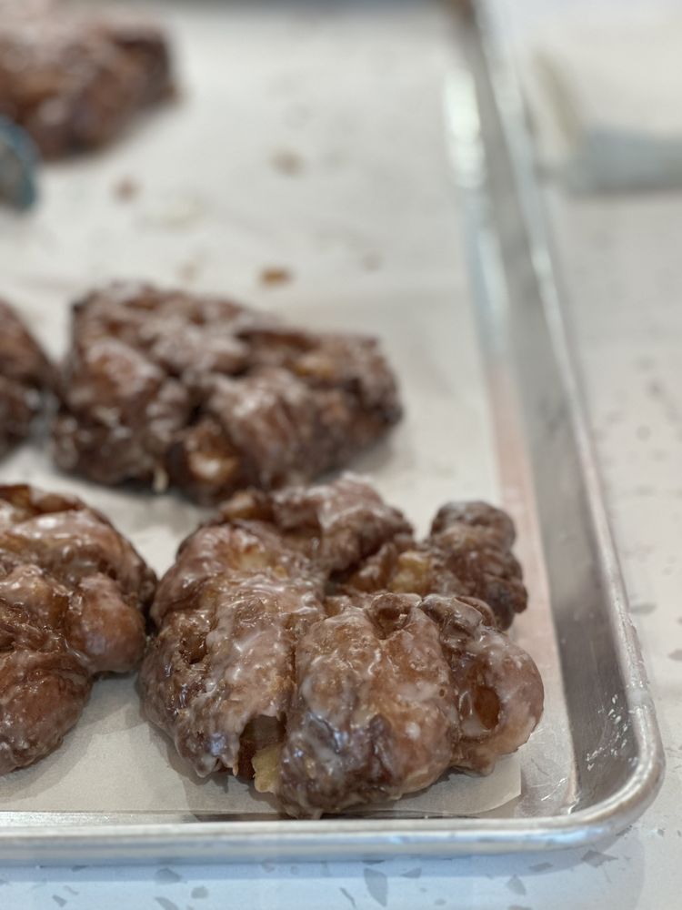 MOONBRIDGE DOUGHNUT STUDIO - Updated June 2024 - 161 Photos & 117 ...