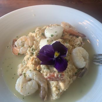 LAMBERTVILLE STATION WINE CELLAR - Updated June 2024 - 83 Photos & 40 ...