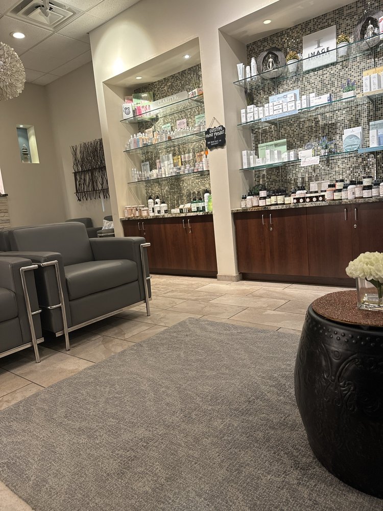 HAND AND STONE MASSAGE AND FACIAL SPA - Updated May 2024 - 12 Photos ...