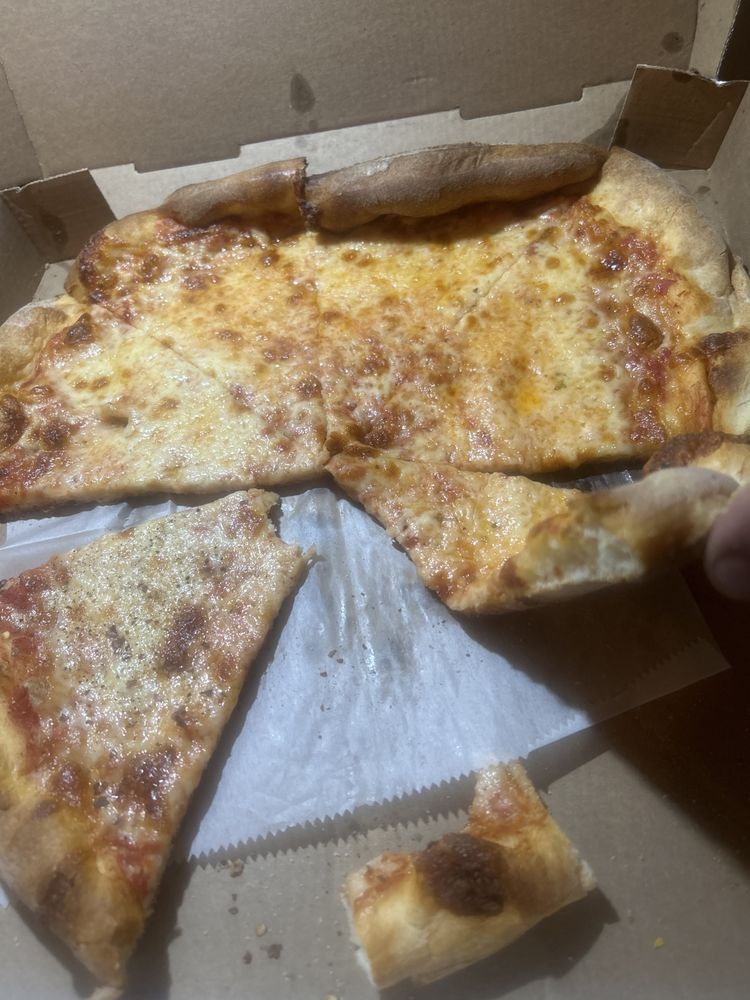 VENECIAS PIZZERIA - Updated May 2025 - 10 Reviews - 4 Lawton St, New ...