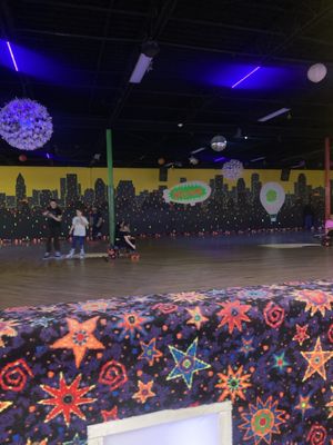 ROLLER CITY - Updated January 2026 - 19 Photos & 20 Reviews - 6445 W ...