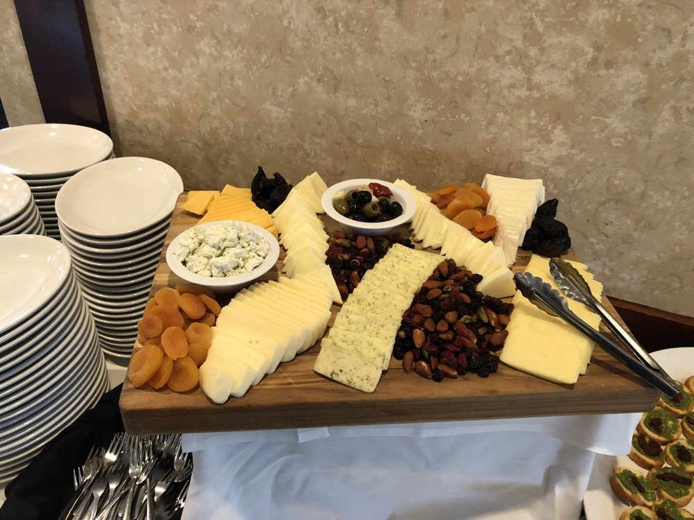 MICHAEL’S AT SHORELINE RESTAURANT - Updated November 2024 - 158 Photos ...