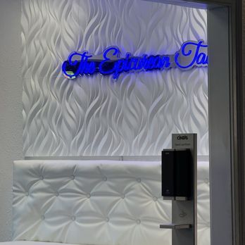 THE EPICUREAN TABLE - Updated December 2025 - 62 Photos & 32 Reviews ...