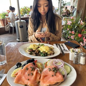 WAVE STREET CAFÉ - Updated July 2025 - 1455 Photos & 1197 Reviews - 550 ...