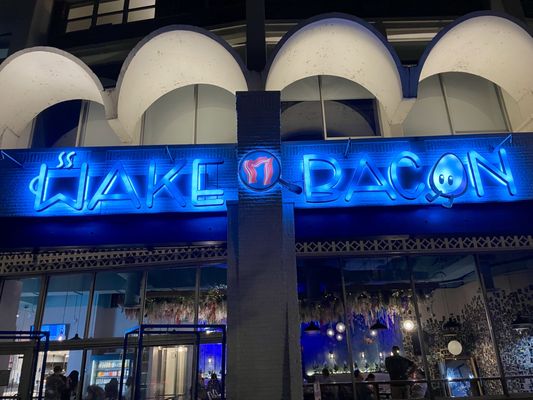 WAKE ‘N BACON - 1142 Photos & 430 Reviews - 420 W Belmont Ave, Chicago ...