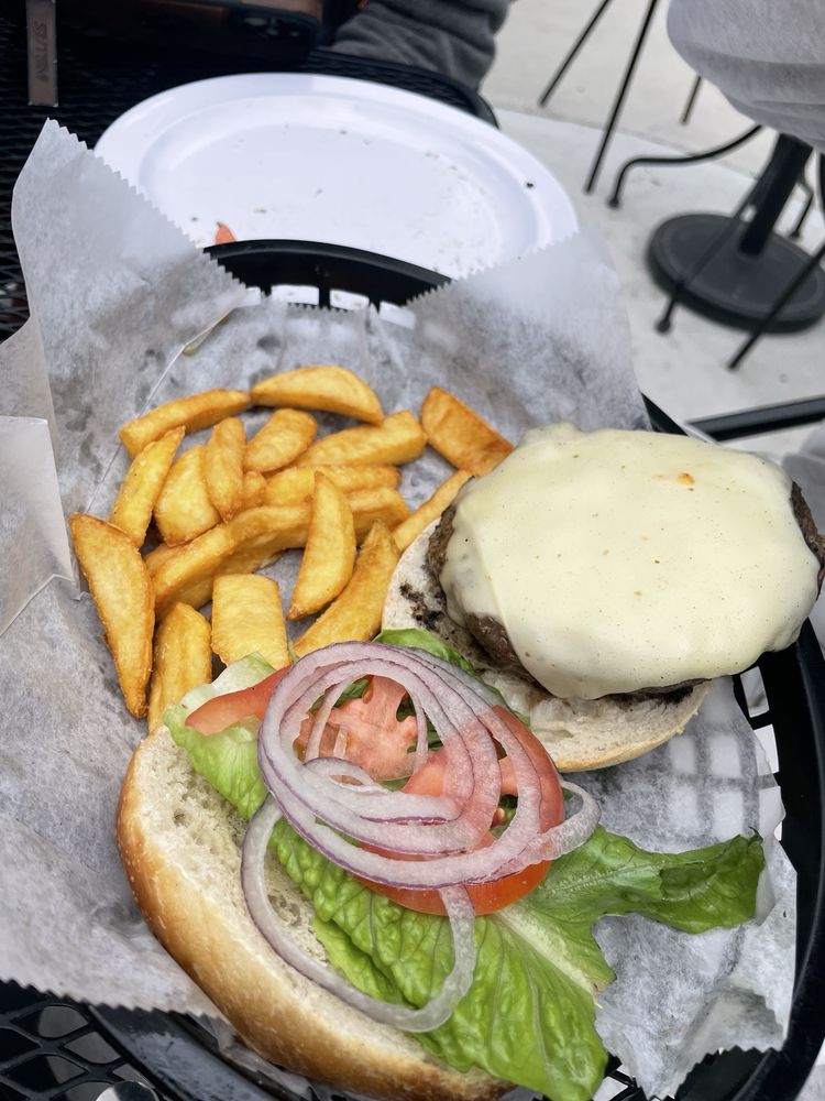 COZZY’S ON MAIN - Updated January 2026 - 27 Photos & 35 Reviews - 24 ...