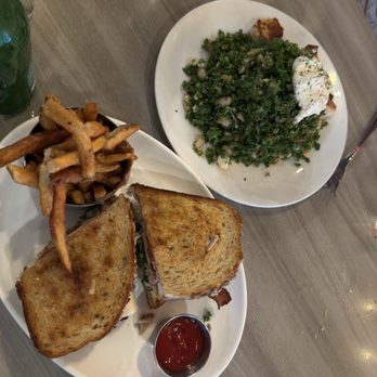 GARY RACK’S FARMHOUSE KITCHEN - Updated October 2025 - 684 Photos & 591 ...