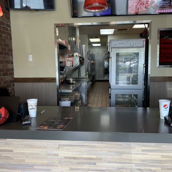 PIZZA HUT - Updated January 2026 - 28 Photos & 85 Reviews - 20806 ...