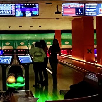 KINGS DINING & ENTERTAINMENT - Updated January 2026 - 286 Photos & 593 ...