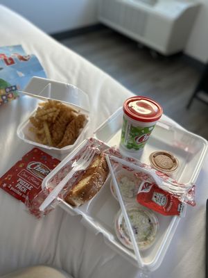 RAISING CANE’S CHICKEN FINGERS - Updated October 2025 - 60 Photos & 216 ...