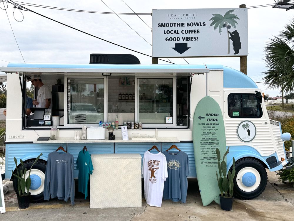 BEAR FRUIT BOWLS AND COFFEE - Updated March 2025 - 15 Photos & 10 ...