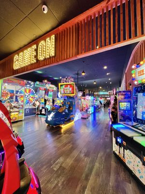 PINHEADS & ALLEY’S ALEHOUSE - Updated June 2024 - 233 Photos & 169 ...