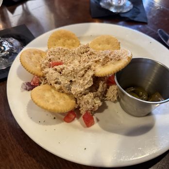 MIDDLE GROUNDS GRILL - Updated August 2025 - 563 Photos & 915 Reviews ...