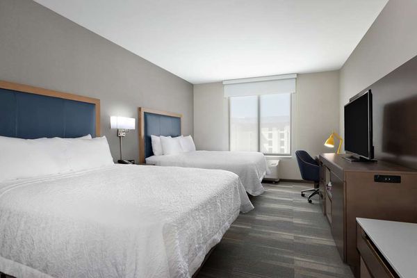 HAMPTON INN & SUITES SAN DIEGO AIRPORT LIBERTY STATION - Updated ...