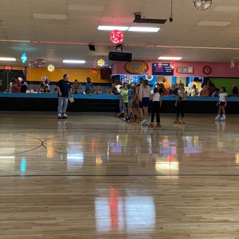 ROLL ARENA PARTY ZONE - Updated January 2026 - 17 Photos & 17 Reviews ...