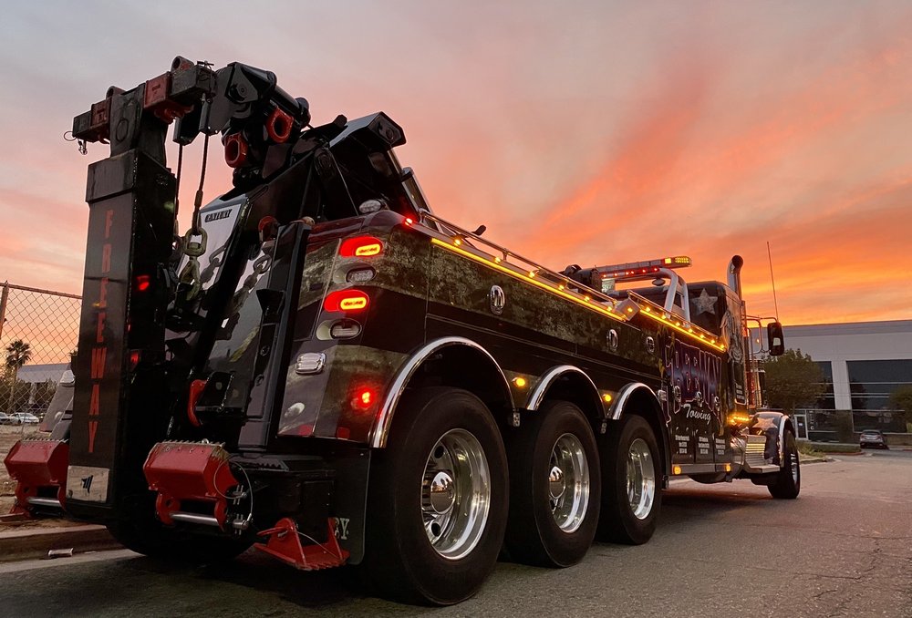 FREEWAY TOWING - Updated November 2025 - 28 Photos & 96 Reviews - 26921 ...