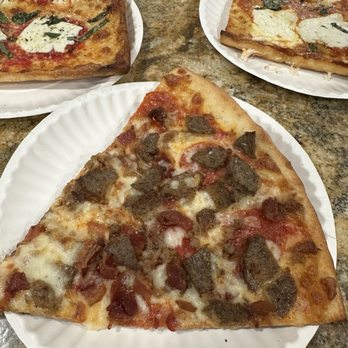 KOP PIZZA - Updated December 2025 - 32 Photos & 31 Reviews - 580 ...
