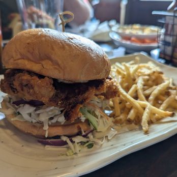 THE DISTRICT KITCHEN AND SALOON - Updated February 2025 - 22 Photos & 25 Reviews - 367 E Bennett ...