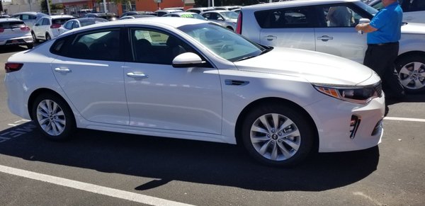 KIA COUNTRY - Updated October 2025 - 30 Photos & 225 Reviews - 1515 N ...