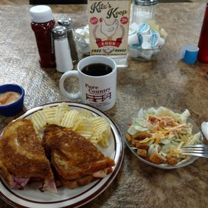 PURE COUNTRY FAMILY RESTAURANT - 32 Photos & 31 Reviews - American ...