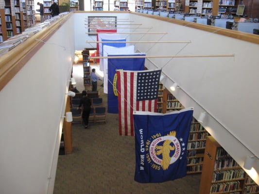 LAKE OSWEGO PUBLIC LIBRARY - 32 Photos & 21 Reviews - 706 4th St, Lake ...